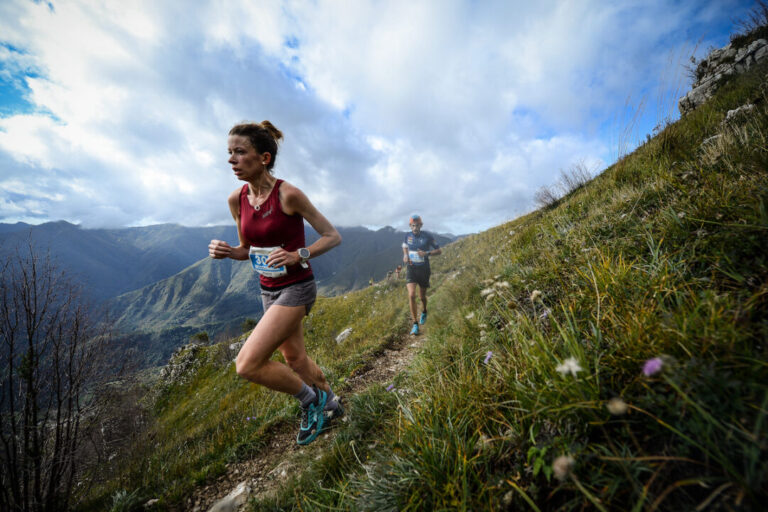 Record breaking run from Scullion - Irish roundup | Fast Running